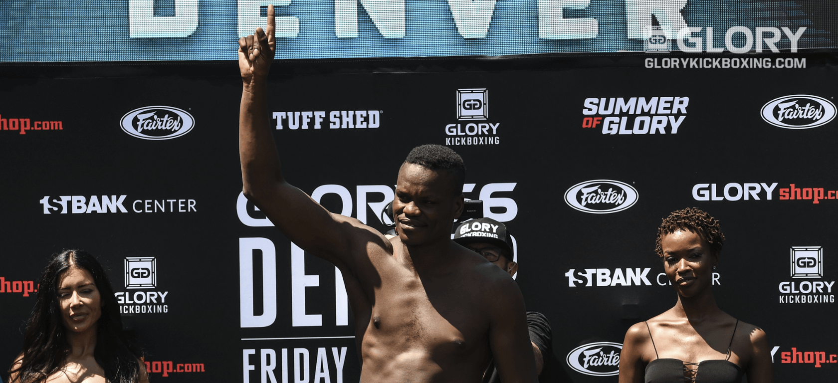 Danyo Ilunga ontslagen bij GLORY Kickboxing MMA DNA