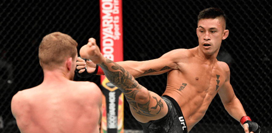 Martin Day vervangt Julio Arce tegen Timur Valiev volgende week ...